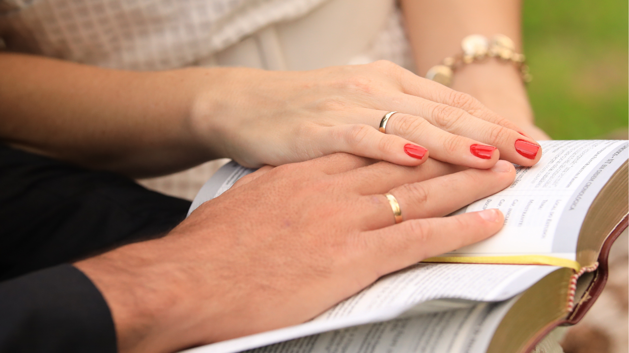 15 Beautiful Wedding Readings for Your Ceremony